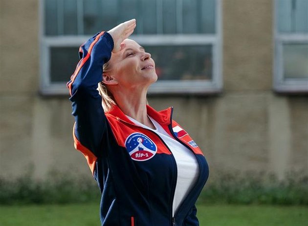 Fotogalerie: Jana Plodková v seriálu Kosmo (2016)