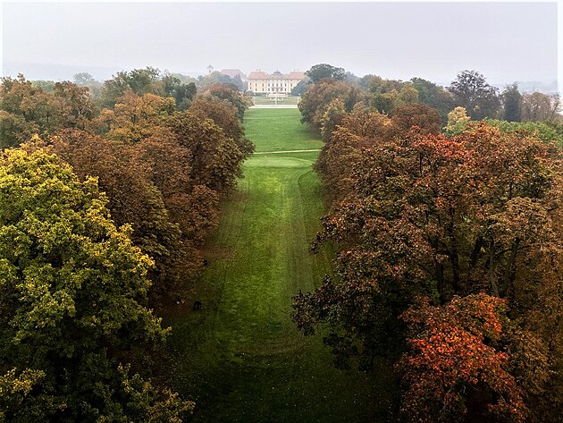 Slavkovský zámek, focený uvnitř, naokolo a z nebe. - Blog iDNES.cz