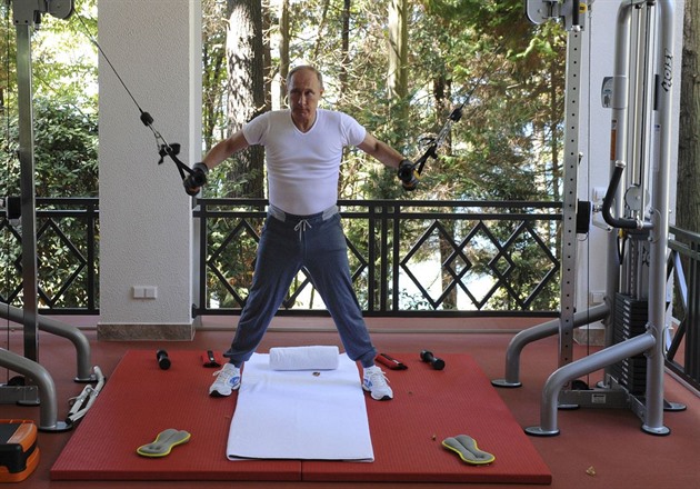 Putin si potí zadek v teplácích za 34 tisíc - Expres.cz