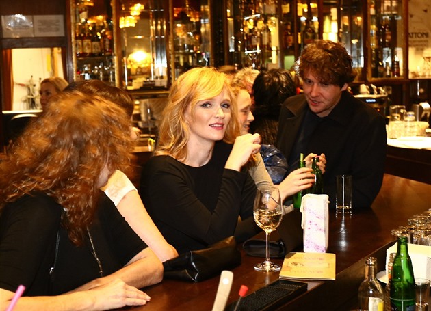 Geislerová se ukázala vedle manžela. Kam zmizel miliardář Shenar ...