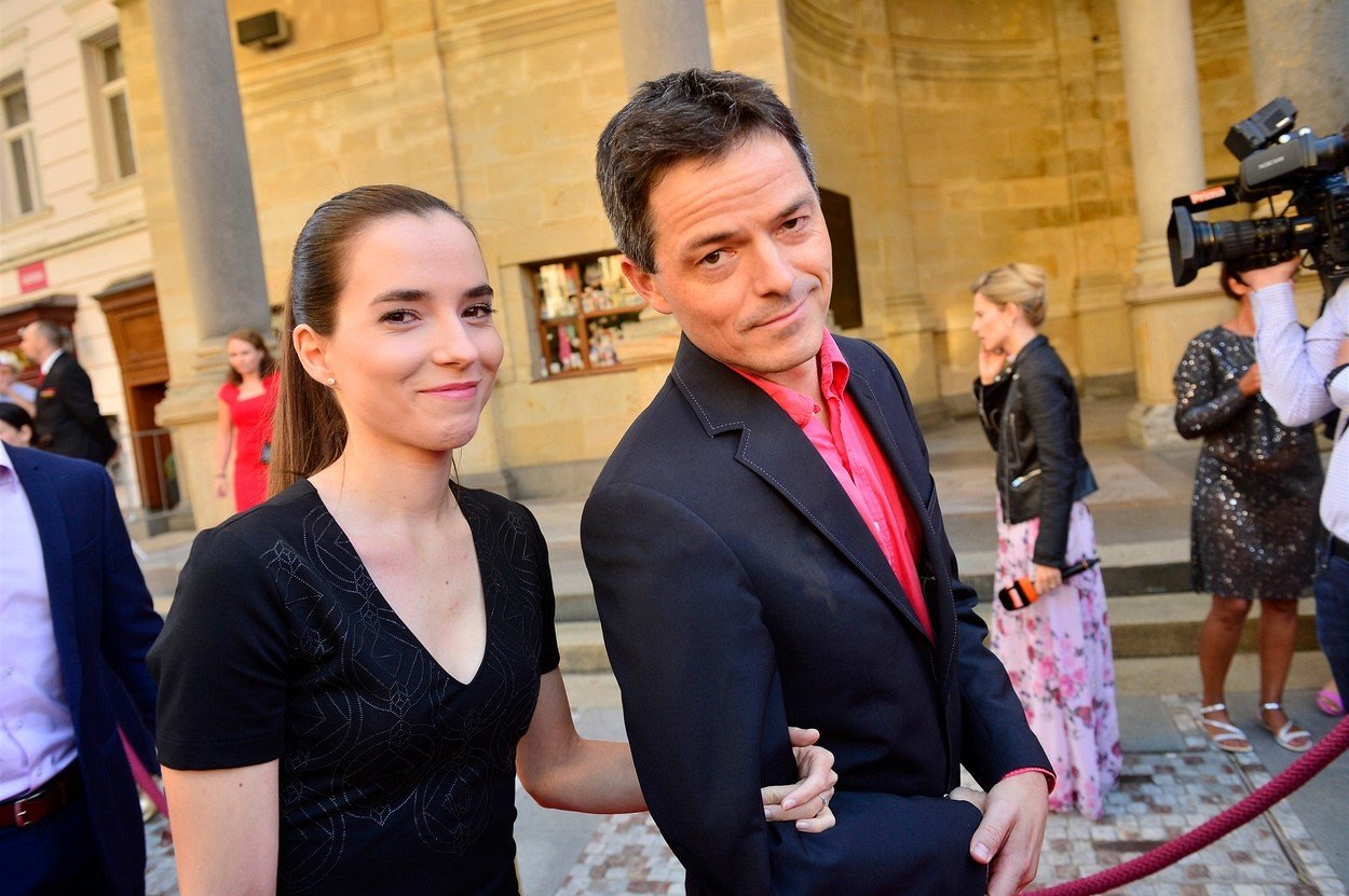 Fotogalerie: Petr Svoboda ve studiu pořadu Experti odpovídal na naše ...