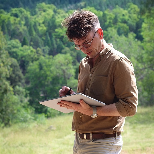 Český architekt je hrdinou Austrálie. Jiří Lev pomáhá s obnovou po ...