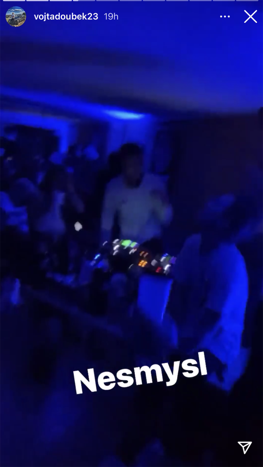 Fotogalerie: Vojta Doubek jde z večírku na večírek a chlubí se tím na ...