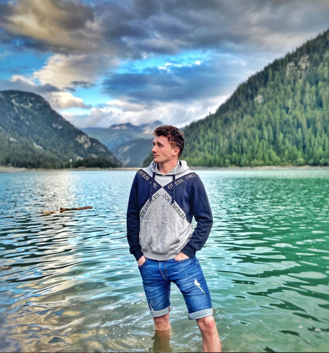 Fotogalerie: Vojta Doubek jde z večírku na večírek a chlubí se tím na ...