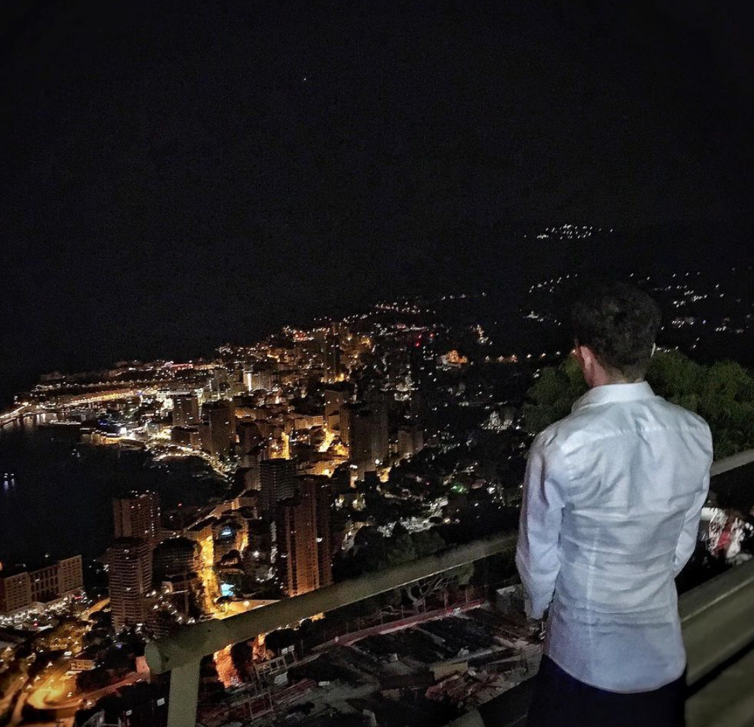 Fotogalerie: Vojta Doubek jde z večírku na večírek a chlubí se tím na ...