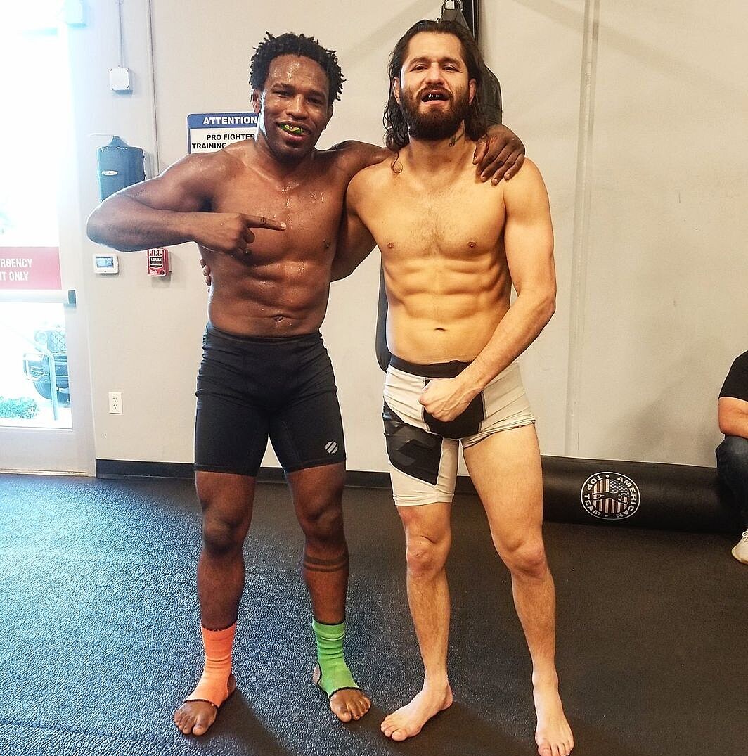 Fotogalerie: Leandro Apollo Silva trénuje se slavným UFC zápasníkem ...