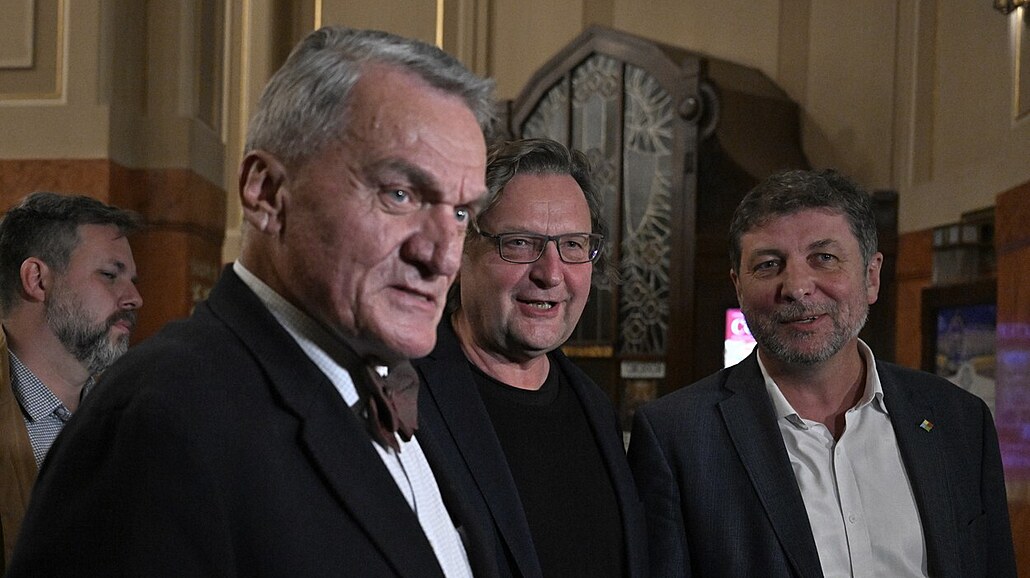 STAN jednají na rozdíl od Pirátů konstruktivně. Spolu trhá pražskou ...