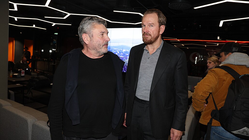 Dokonalý gentleman na tiskovce Primy+: Stanislav Majer si drží auru ...