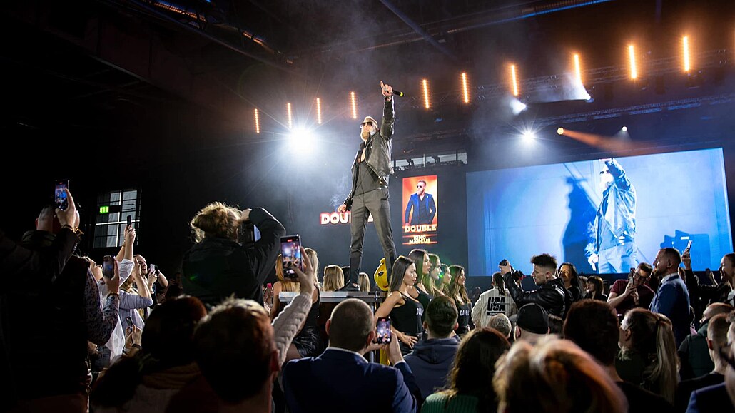 Světlá stránka Marcuse Revolty: miliony pro Klokánek. Nesmí teď však ...