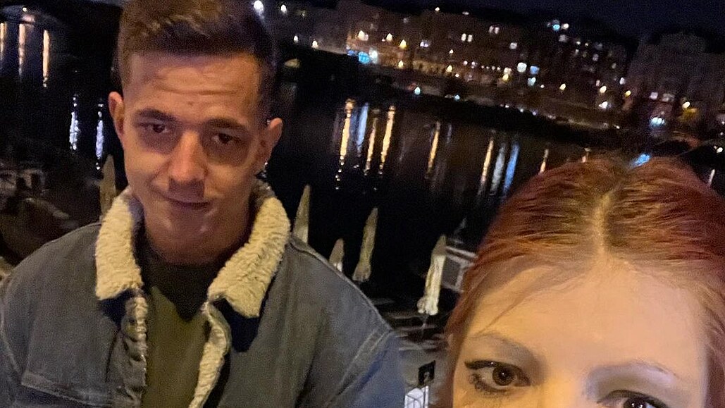 Po sítích se šíří konverzace Kulase, jak flirtuje s neznámou ženou ...