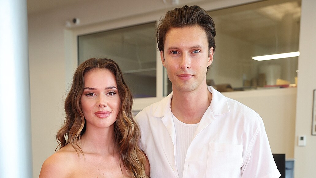 Gábina Gášpárová přijela v autě za dva miliony! Pítr ji před kamarády ...