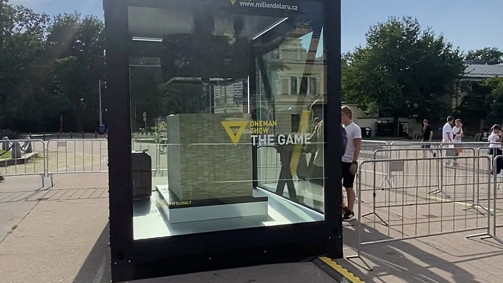 Trezor, zbraně, ochranka a fronty. Kazma odstartoval soutěž o milion ...