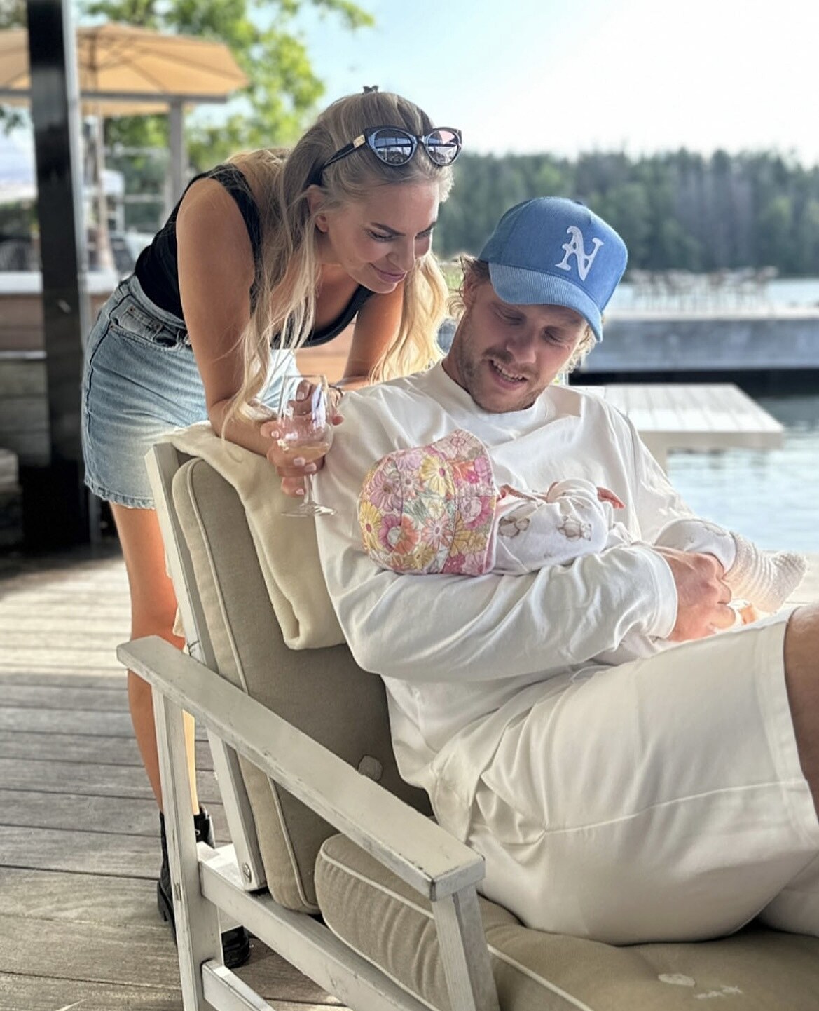 Fotogalerie: David Pastrňák ve Švédsku se svými největšími láskami.