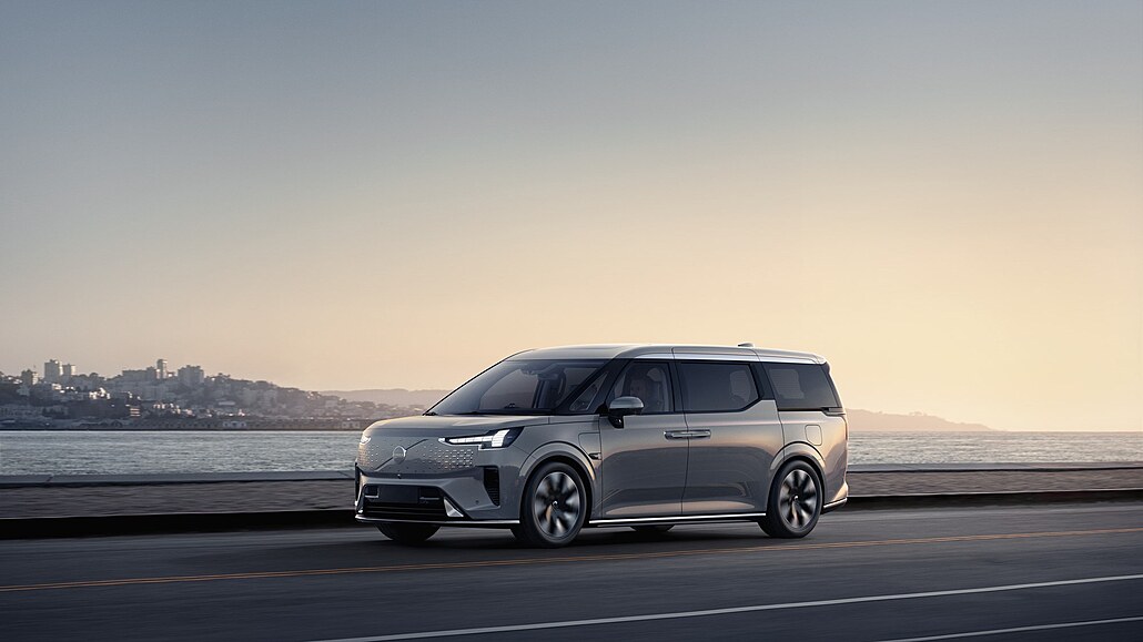 Volvo EM90: Elektrické luxusní MPV s dojezdem 738 km - Expres.cz