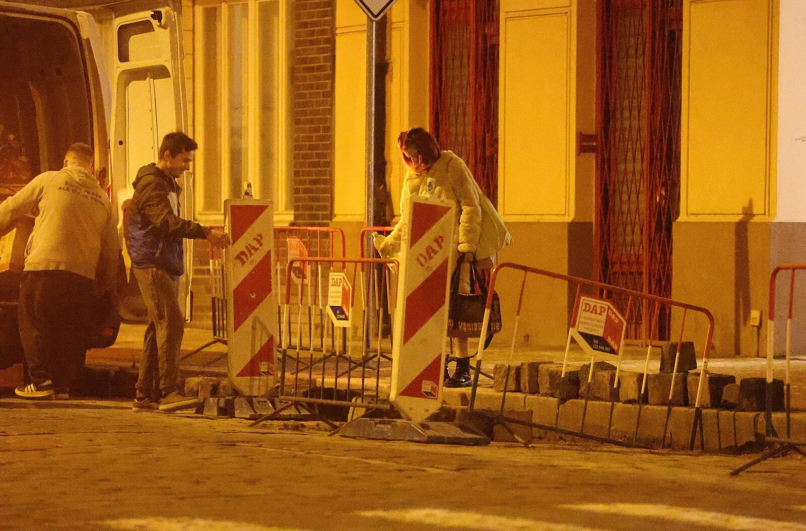 Fotogalerie: Jan Kulas se zasnoubil s Shopaholic Adel.