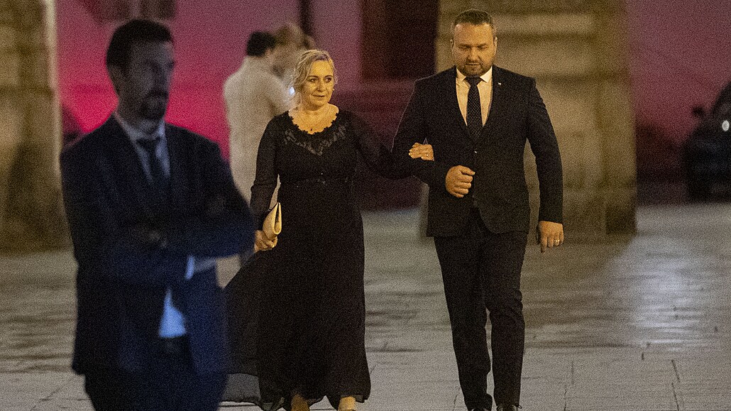 Trampoty ministra Jurečky: Před večírkem vysvětloval státní zakázku ...