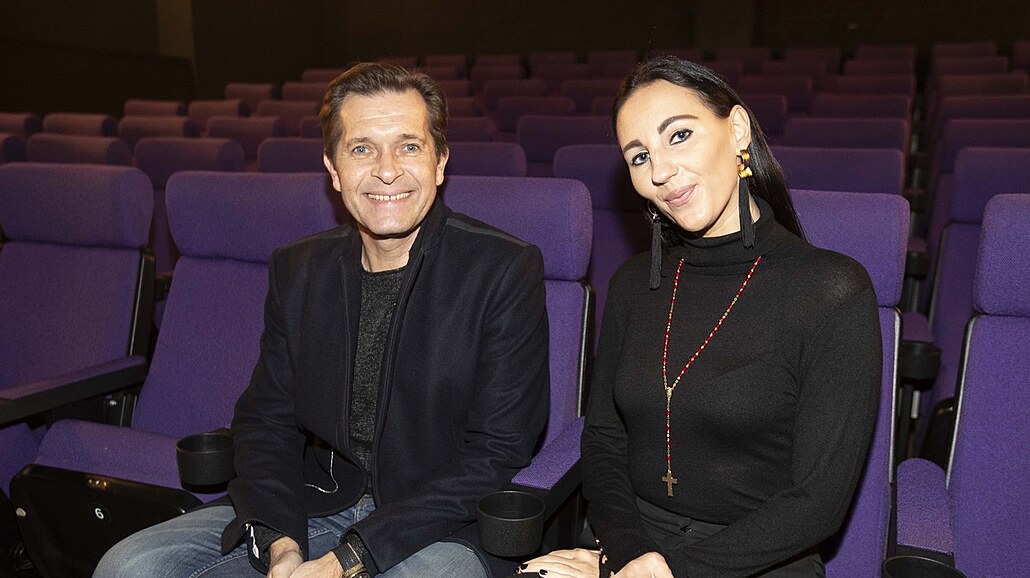 Psali jsme si před Vánoci, vezla ji rychlá! Petro, bojuj! Pouva o ...