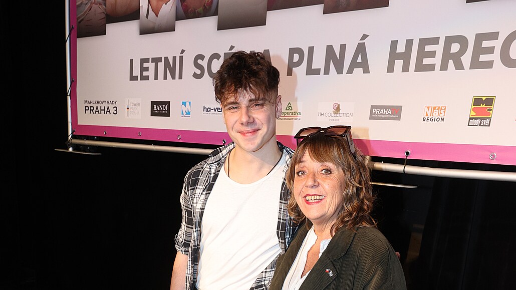 Hrzánová se dme pýchou: Co o fešném synkovi prozradila Expresu? - Expres.cz