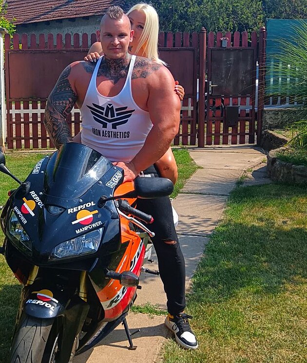 Fotogalerie: Adam Security přešel z Red Face do Clash of the Stars