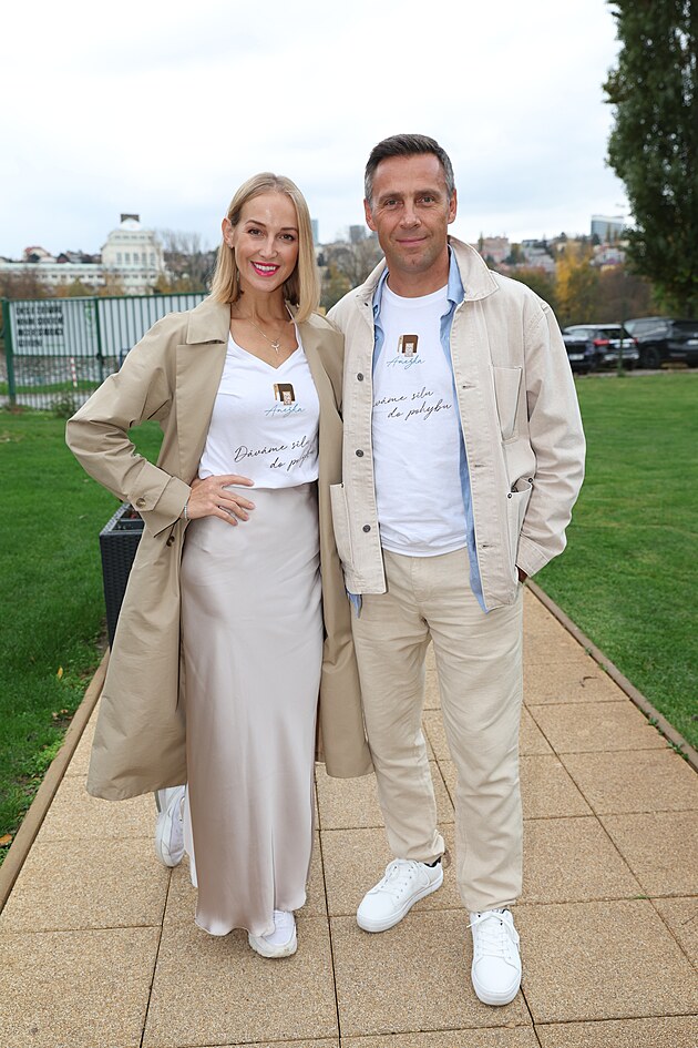 Fotogalerie: Roman Vojtek s manželkou Petrou