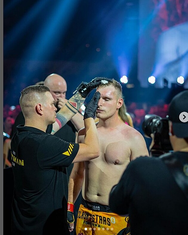 Fotogalerie: Novby v Clashi.