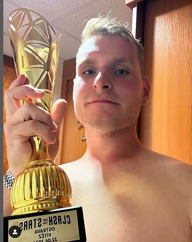 Fotogalerie: Novby v Clashi.