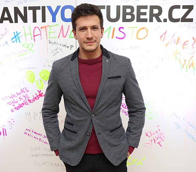 Fotogalerie: Na vánoční večírek dorazil i Bachelor Jan Solfronk.