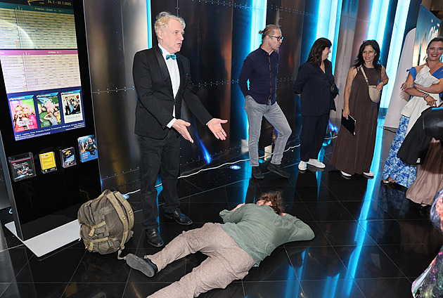 Filip Vorel na premiéře Džob: Zvláštní chování! - Expres.cz