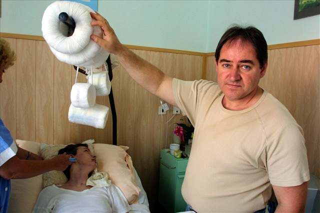 Kraj musí definitivně vyplatit ochrnuté pacientce 18 milionů - iDNES.cz