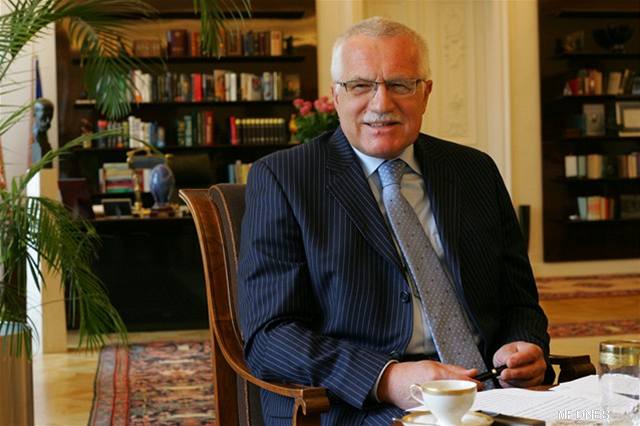 Klaus se před volbami tvrdě opřel do Paroubka - iDNES.cz