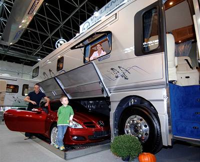 Přibalte do karavanu i své oblíbené auto - iDNES.cz