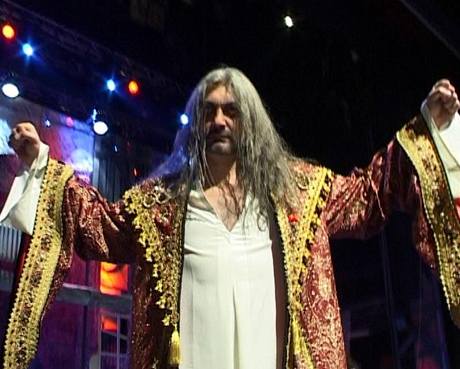 Hůlka je v Draculovi největší hvězda, jeho kostým stál 50 tisíc - iDNES.tv