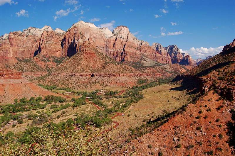 Ve státě Utah žiju spokojen, pípu jsem utáh’ a straním se žen. Co si ...