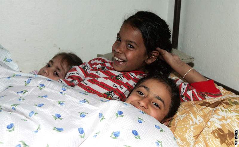 Vypálená romská rodina z Vítkova se po letech rozdělí - iDNES.cz