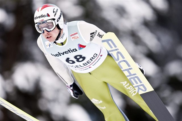 První závod v Engelbergu vyhrál Ammann, Janda skončil osmnáctý - iDNES.cz