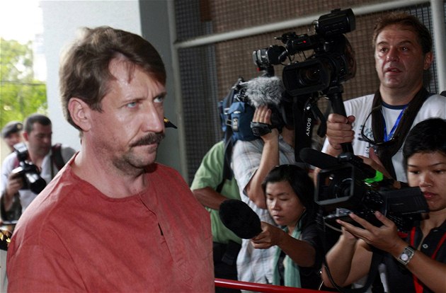 „Obchodníka se smrtí“ vydáme do USA, rozhodli Thajci - iDNES.cz