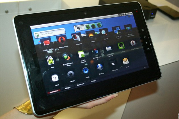 Také Toshiba představila svůj tablet, displej má o chlup větší než iPad ...