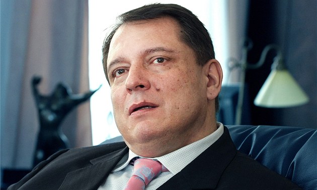 Paroubek je pro toleranci vlády ODS a TOP 09, vedení ČSSD to odmítá ...