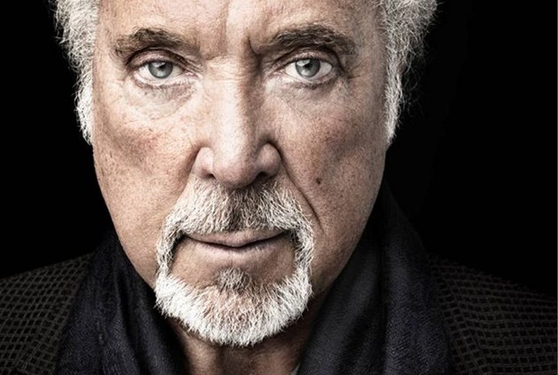 RECENZE: Tygr z Walesu Tom Jones má pořád silný a pevný stisk - iDNES.cz