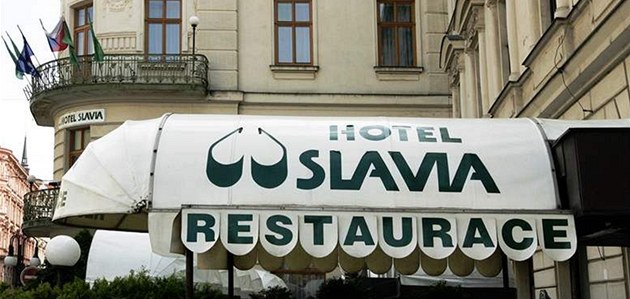 Hotel Slavia v Brně, který proslavil i Bolek Polívka, je na prodej ...