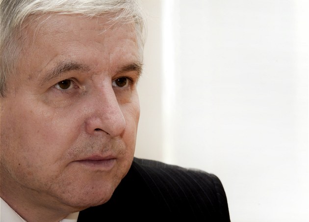 Moje vláda získá až 97 hlasů, tipl si premiér Rusnok. Věří v zisk ...