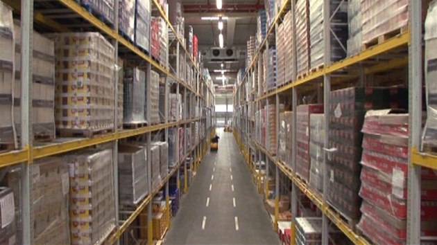 Ještěrky, palety a mrazáky. Podívejte se, jak to chodí ve velkoskladu ...