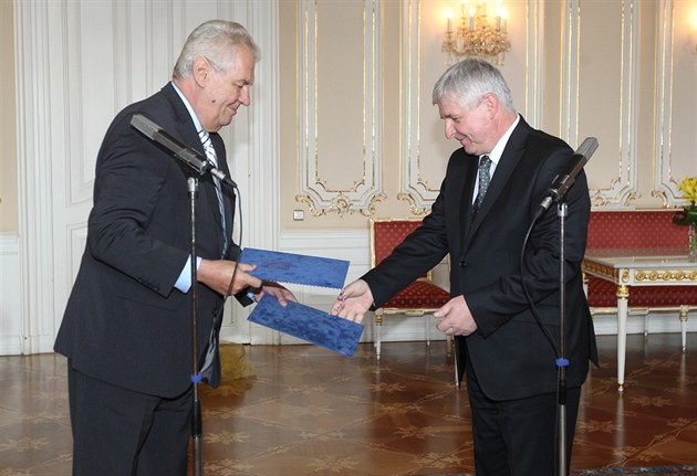 Zemanovci zkusí získat i Rusnoka. Nevím, co by mě přesvědčilo, opáčil ...