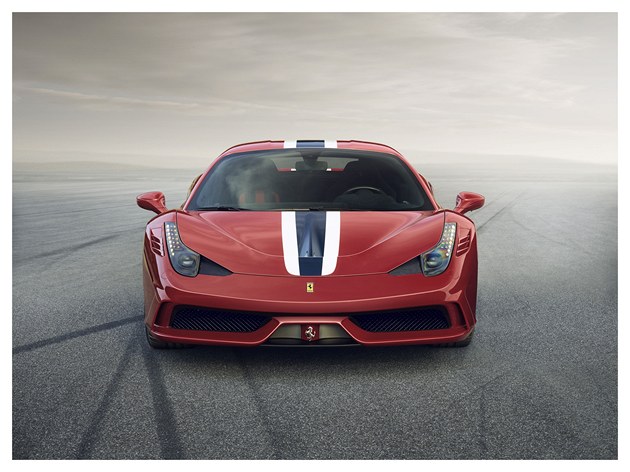 Z ostrého ferrari je ještě dravější: 458 Speciale má 605 koní - iDNES.cz