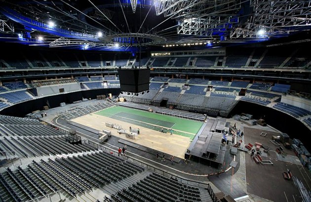 Pražská O2 arena se zase převléká do tenisového. Vydrží její kouzlo ...