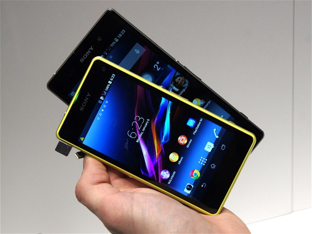 Nejlepší malý smartphone je od Sony. Má výkon velkých plácaček - iDNES.cz