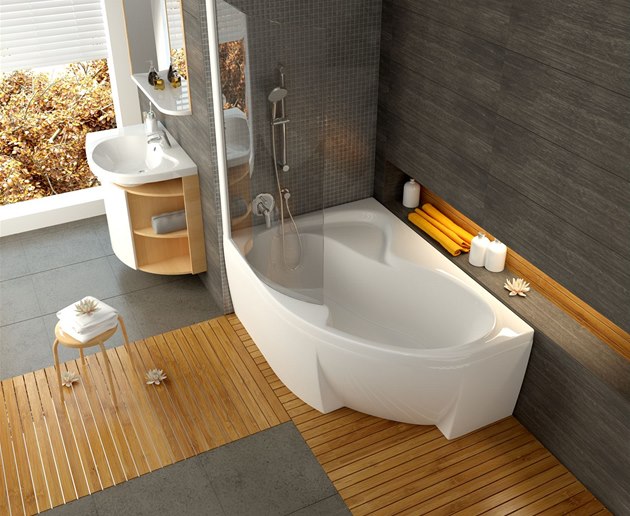 Asymetrická vana nabízí koupelové i jiné slasti, ale pozor na kopie ...