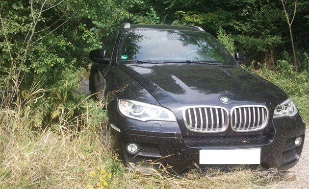 VIDEO: Cizinec v kradeném BMW jel po D5 až 240 km/h, honil ho i ...
