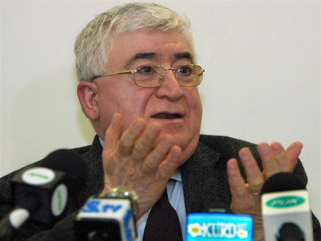 Irácký parlament zvolil nového prezidenta, bude jím Kurd Fuád Masúm ...