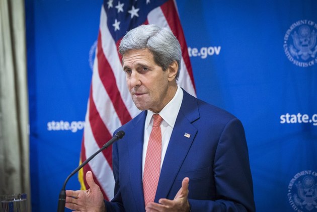 Šéf diplomacie USA Kerry spadl v Alpách na kole, letěl pro něj vrtulník ...